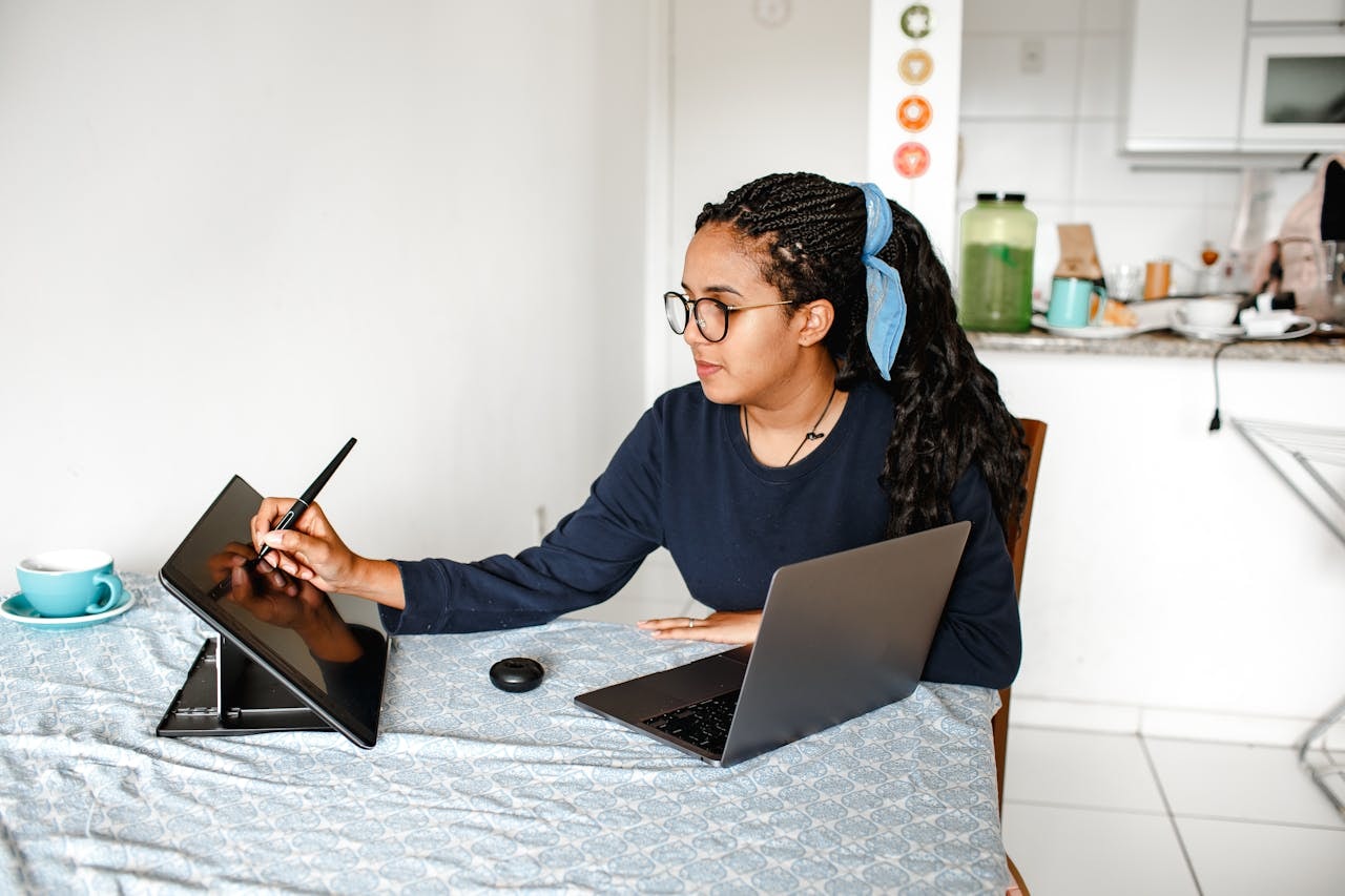 How to Make $5K/M as a Freelancing Beginner (17 Ways)