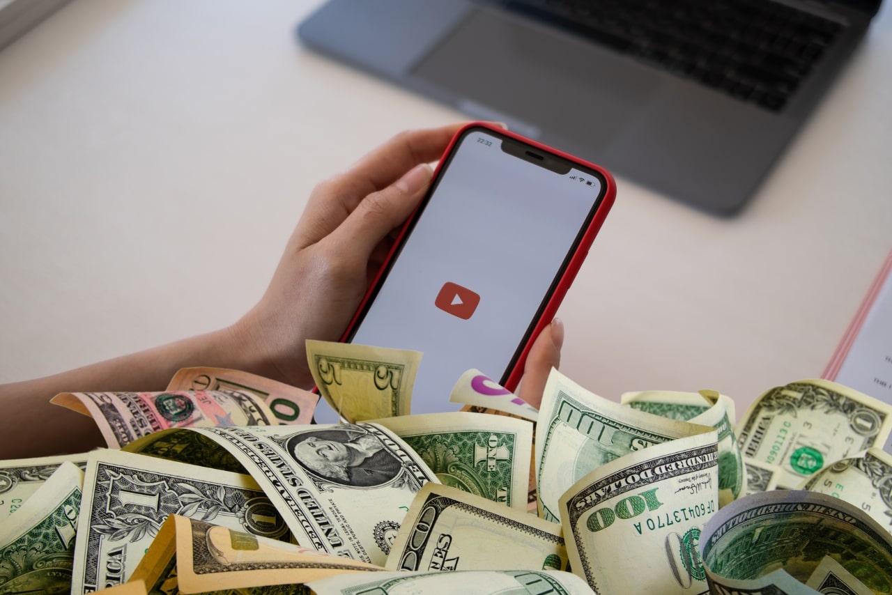 How Many YouTube Subscribers Do You Need to Make Money?