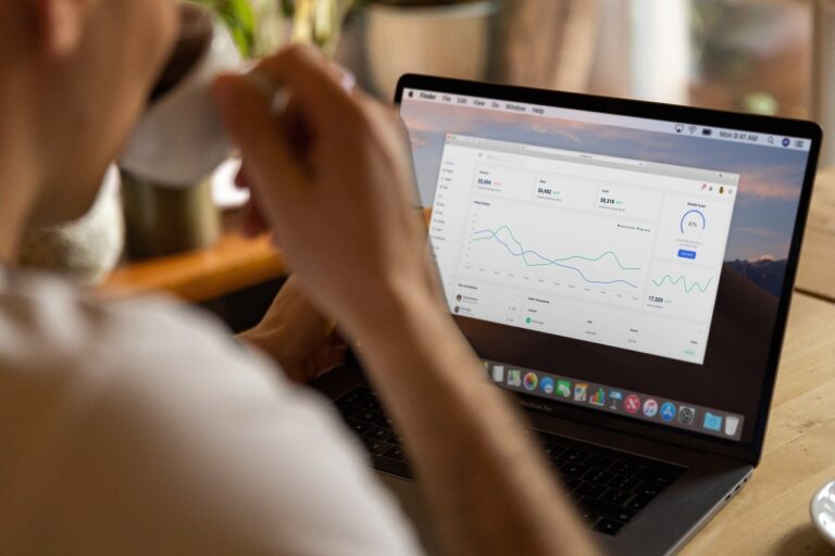 55 Blogging Statistics In 2026 (Data Reveals Emerging Trends)