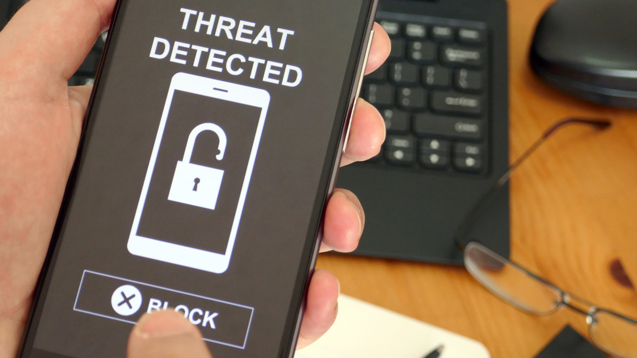 What Is Malvertising? (Examples & How to Protect Yourself)