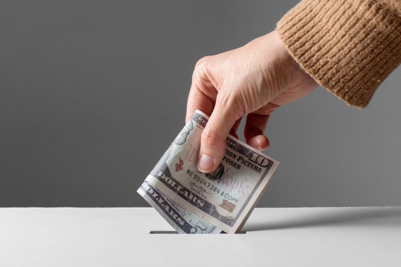 Nonprofit Marketing Guide: Attract More Donors (15 Tips)