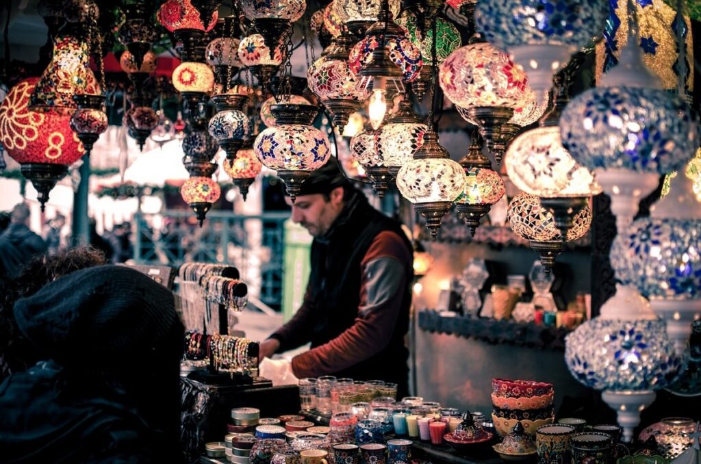 How to Open a Gift Shop: A Step-by-Step Guide (Expert Tips)