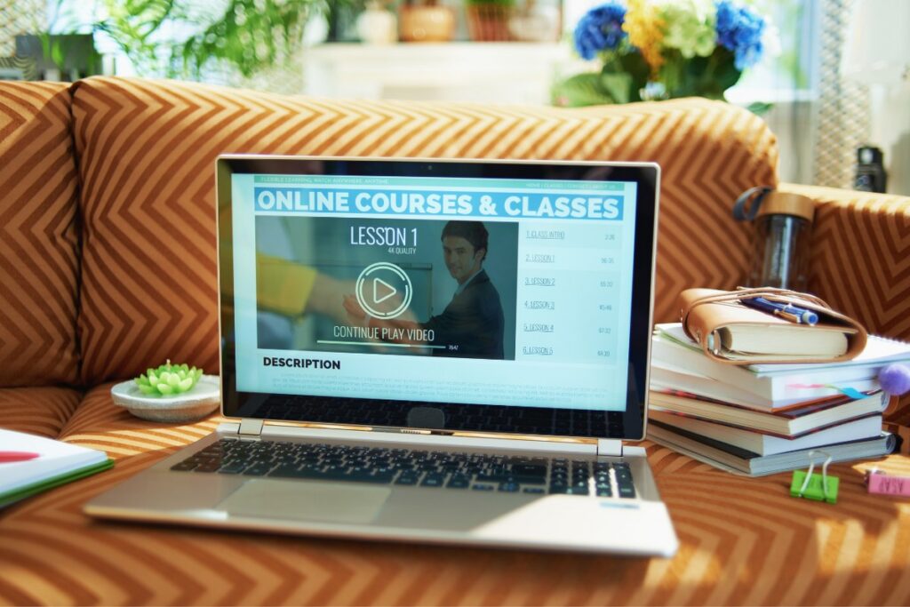 How to Create an Online Course to Sell (+12 Best Platforms)