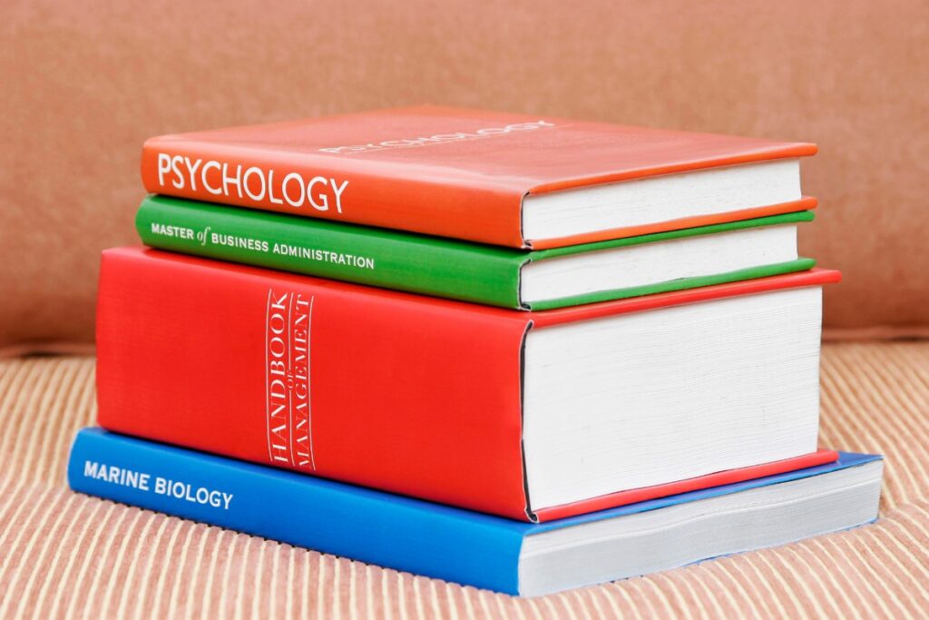 How to Sell Textbooks Online: Ultimate Guide (&15 Best Places)