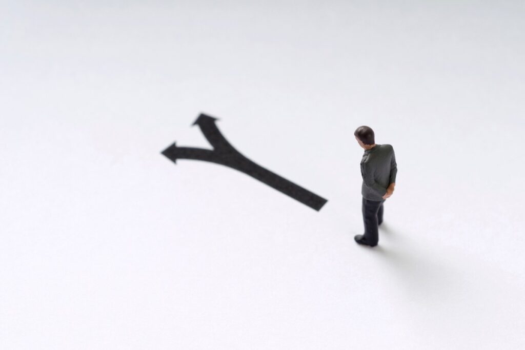 Inbound vs. Outbound Sales: Key Differences (+ Best Practices)