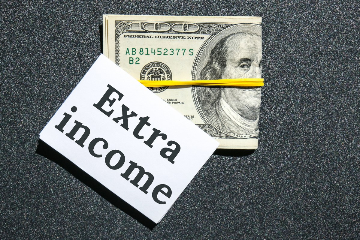 Residual Income: What It Is & Examples (+ 9 Ways to Earn It)