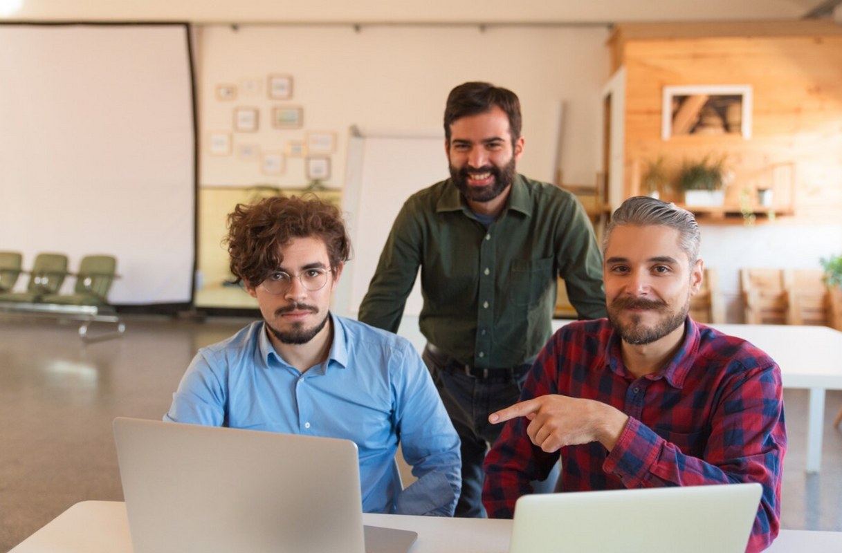 Lean Startup Methodology Explained (w/ Steps & Examples)