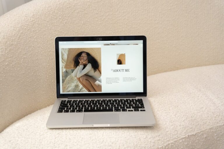 69 Website Background Ideas (Top Examples & How to Pick)