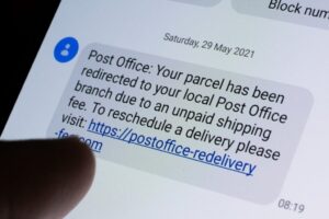 Scam Websites: 7 Signs to Look For (+ Example Sites)