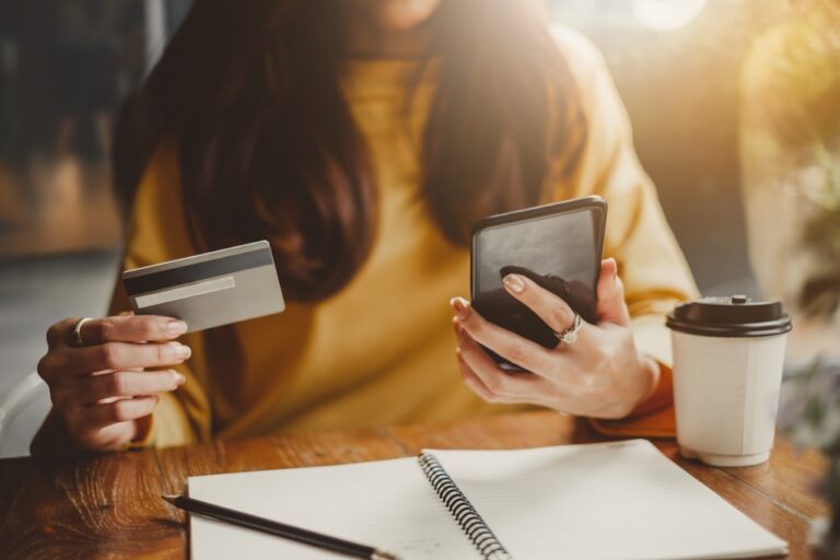 Scam Websites: 7 Signs to Look For (+ Example Sites)